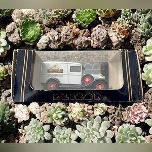 ELICOR | Accents | Nwt Elicor 87 Ford V8 1932 Service Dpannage Diecast ...